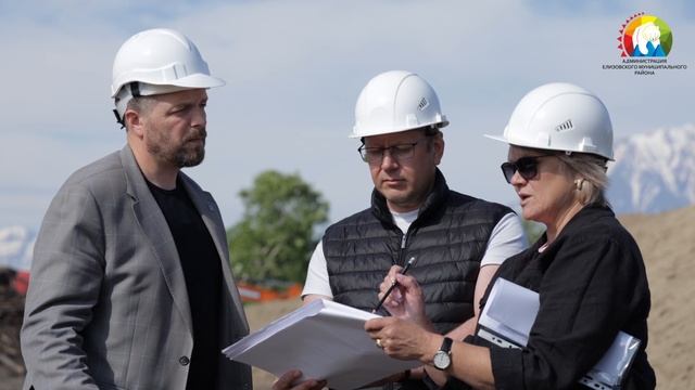 ЛЕДОВЫЙ ДВОРЕЦ ДЛЯ ЕЛИЗОВЧАН
