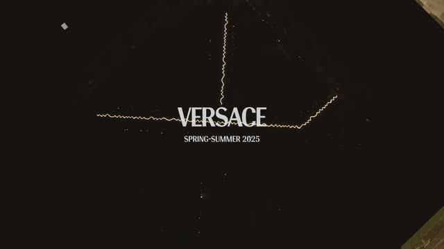 Показ коллекции Versace весна-лето 2025
