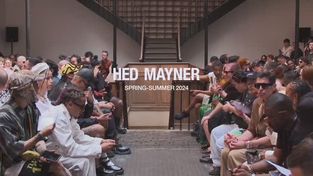 Показ мужской коллекции Hed Mayner весна-лето 2024