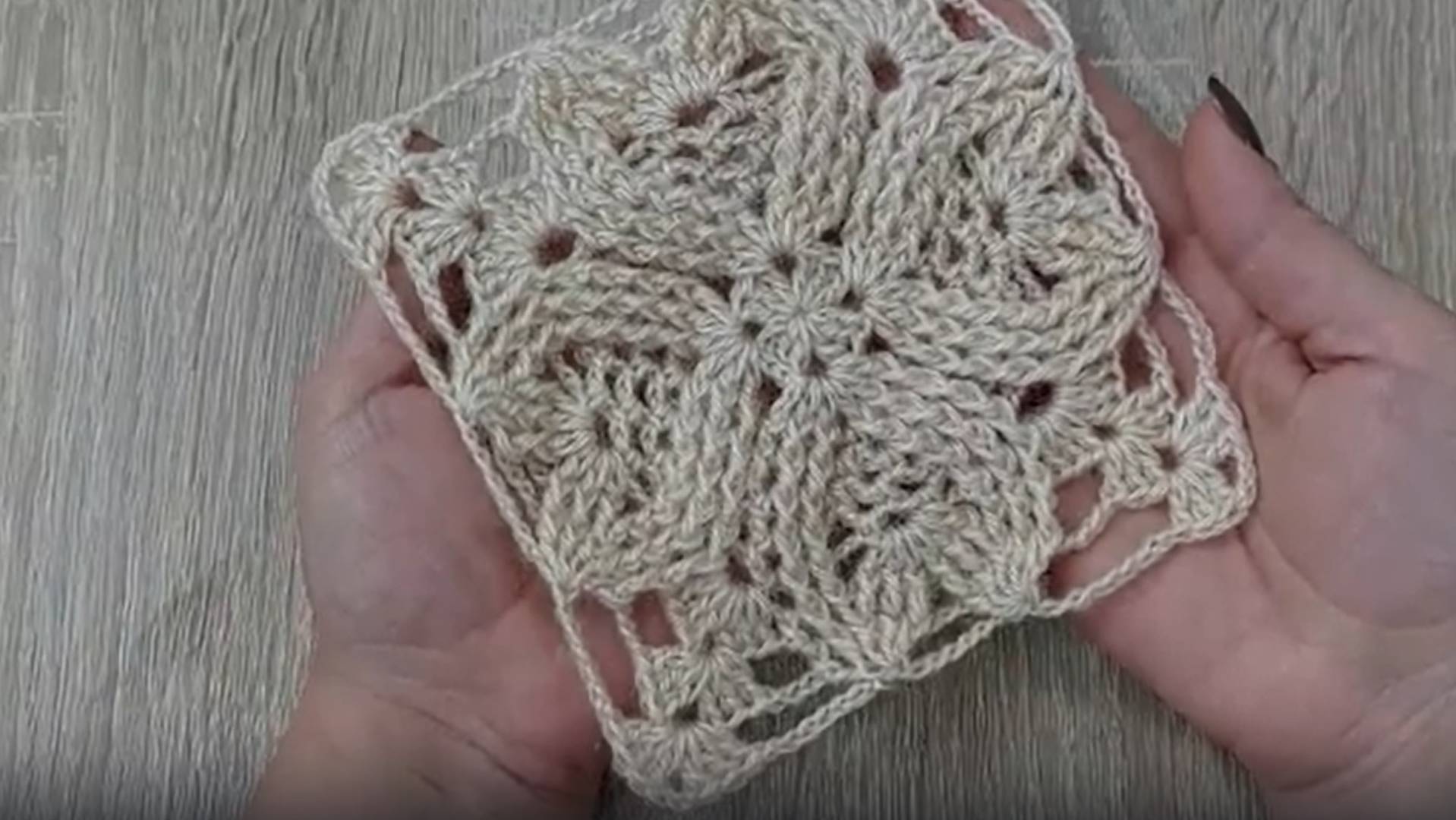 МОТИВ КРЮЧКОМ
как создать многоцелевой узор из квадратных рельефных мотивов и комбинировать