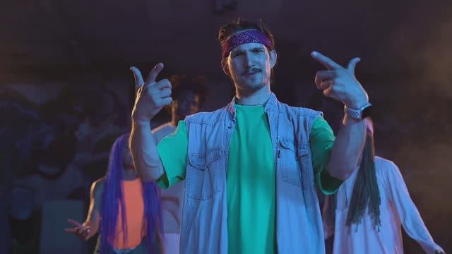 Лови волну позитива! Музыка, которая заряжает! ⚡