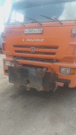Бывалый трудяга самосвал КАМАЗ-6520