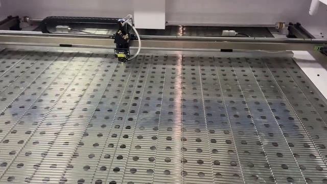 Отгрузка лазерного станка LiMark 1612 с конвейерным столом и автофокусом