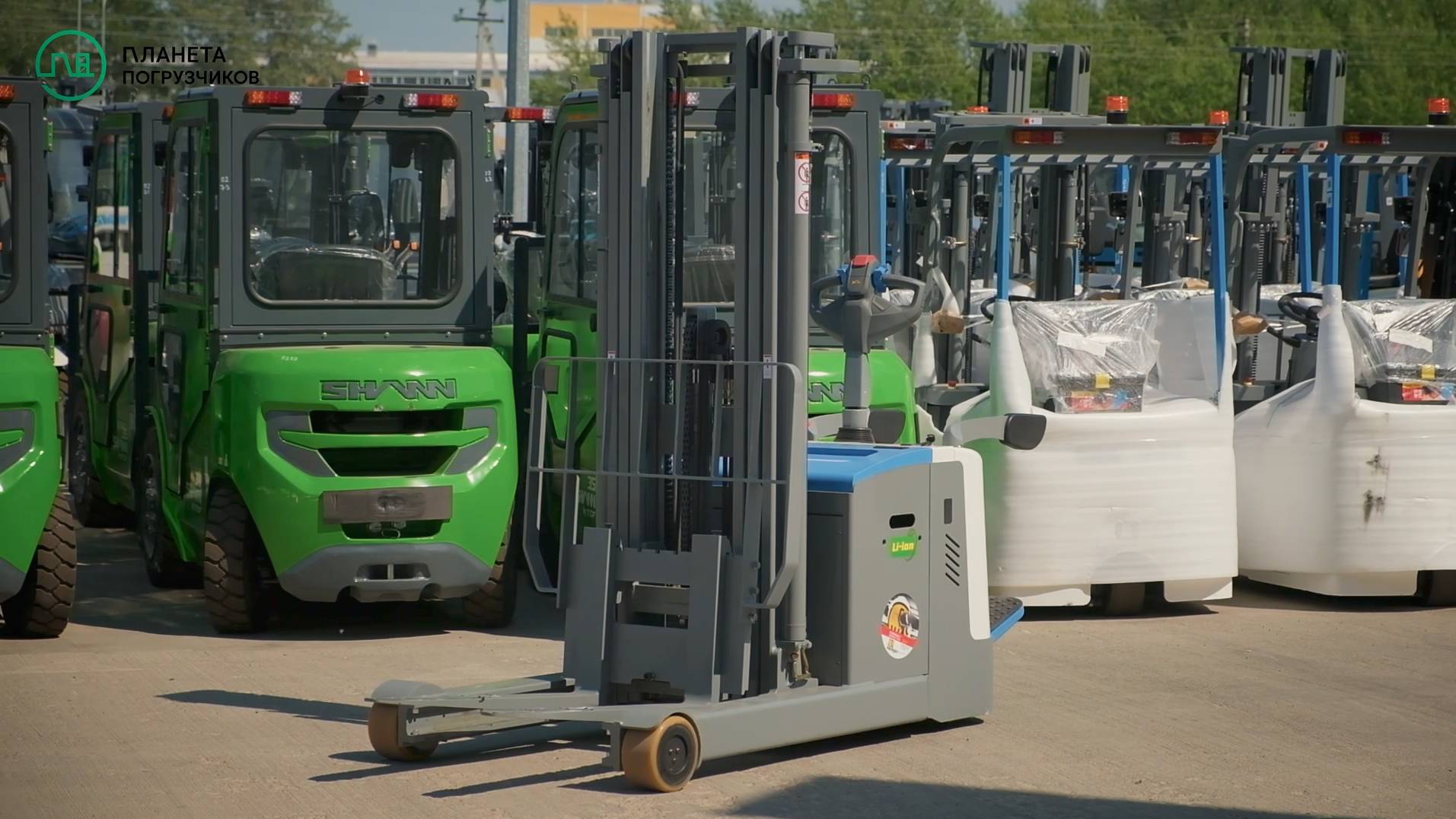 Штабелер-ричтрак SHANN CQD 20 – с выдвижными вилами, мощный и универсальный