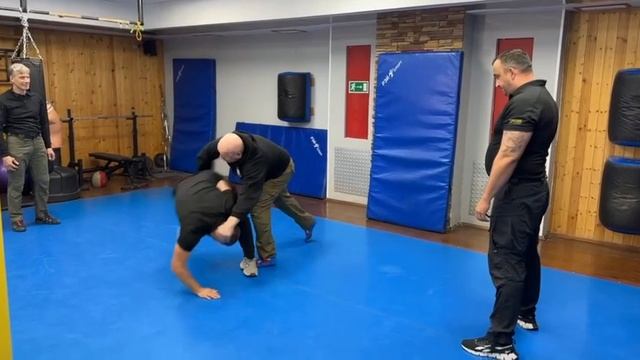 Видео с занятия по физической подготовке (программа ПП Телохранитель)