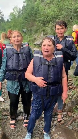 Впечатления туристов после экстремальной прогулки на лодке по реке Алтая: это было супер! 🚤🤩