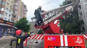 В Абакане огнеборцы МЧС России спасли двух человек при пожаре в пятиэтажном доме