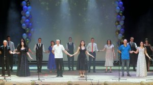 Танец родителей и выпускников 2025