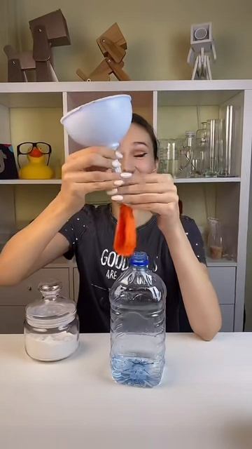 Шарик надувается сам 😱