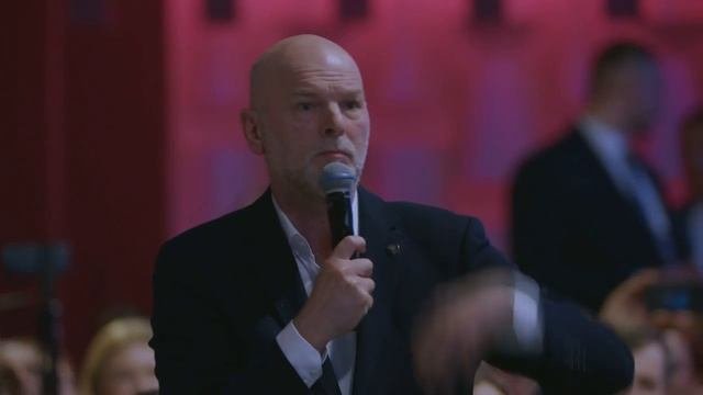 Владимир Путин перед разговором с Дональдом Трампом