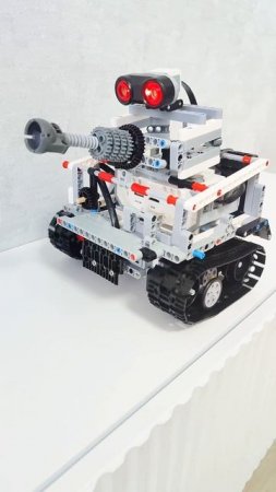 Мощный танк из MINDSTORMS EV3 от ROBO MASTER! 🚀
