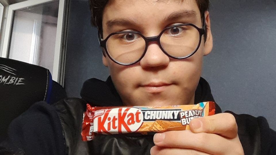 Пробую Kit Kat со Вкусом мёда