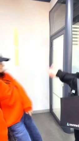 Скачивай приложение «Партнер АС», продавай и получай новый мерч