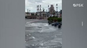 Наводнение в Петербурге подтопило набережные в городе