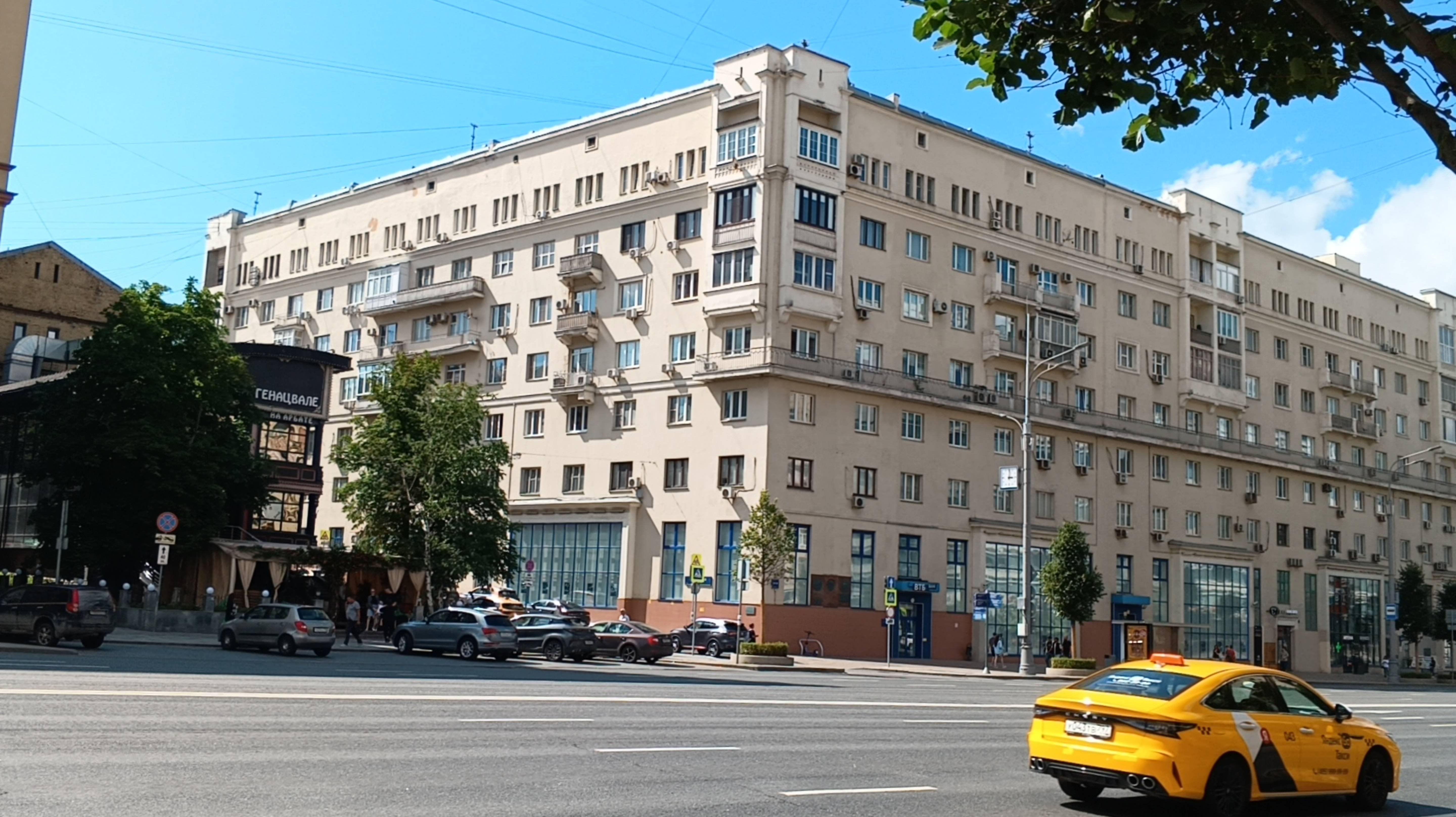 Прогулки по Москве. Главный дом на Земляном Валу. Дом В. П. Чкалова