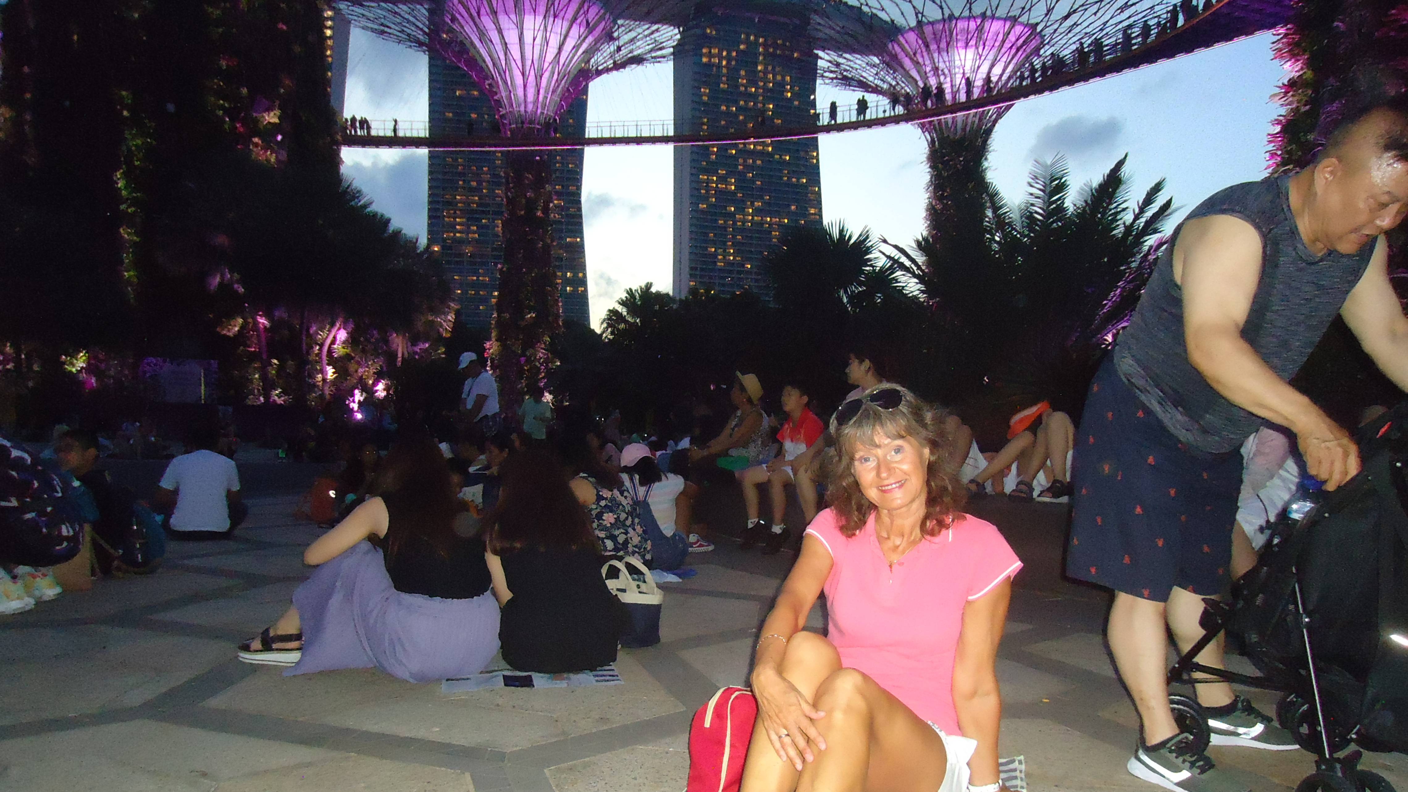Супер деревья (Supertree) в Садах у залива (Gardens by the Bay). "Садовая рапсодия". Сингапур.