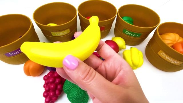 Играем с цветными фруктами и овощами