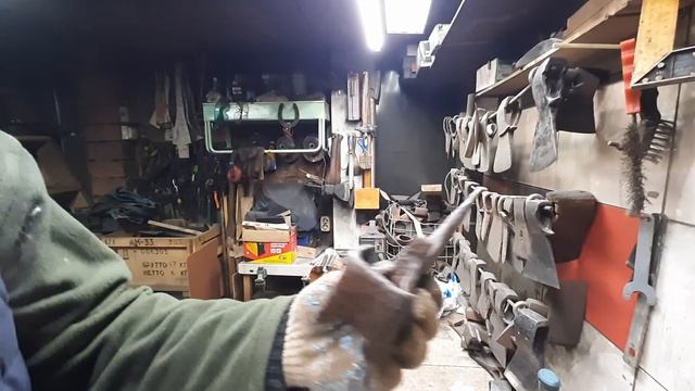 Посылка с топорами из Данилова