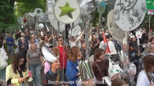 Шествие детей, их родителей и всех-всех-всех