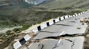 Последствия непогоды: оползень в Дагестане разрушил шоссе