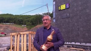 Символическую капсулу с приморской землёй передали в Луганск в память о Герое Советского Союза.