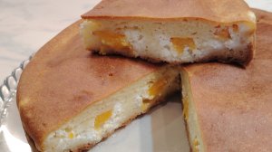 Нежнейший заливной пирог с творогом и абрикосами в духовке.