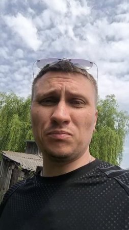 Надувной замок с детьми взлетел на 12 метров в южноафриканском городе Крюгерсдорп.