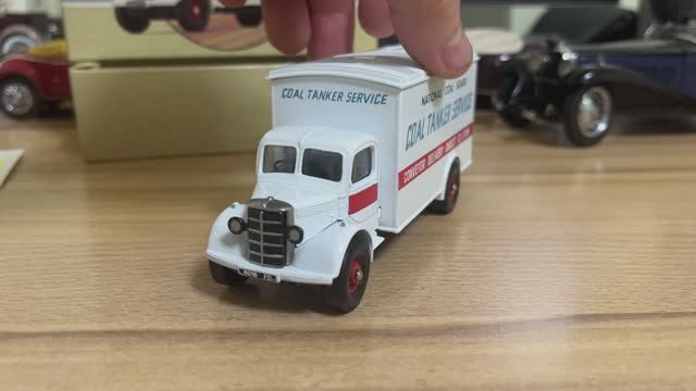 Corgi 1.50 Bedford O VAN National Coal Board. Арт 97126