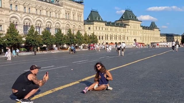 Фотосессия на брусчатке.
