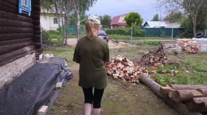 В деревне работы много, то одно то другое...