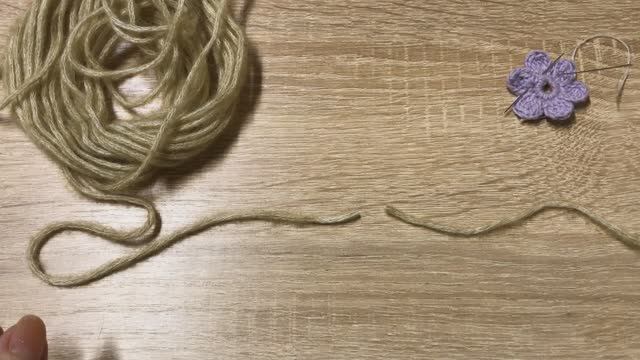 КАК ЛУЧШЕ СОЕДИНИТЬ КОНЦЫ НИТЕЙ НА РАЗНОЙ ПРЯЖЕ