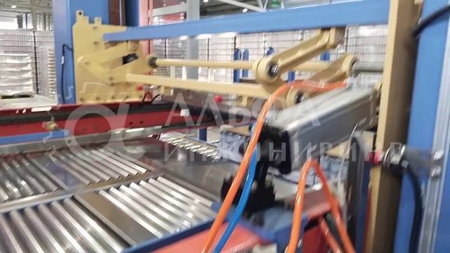 Полностью автоматизированная линия розлива пива в банку 18000 банок в час.