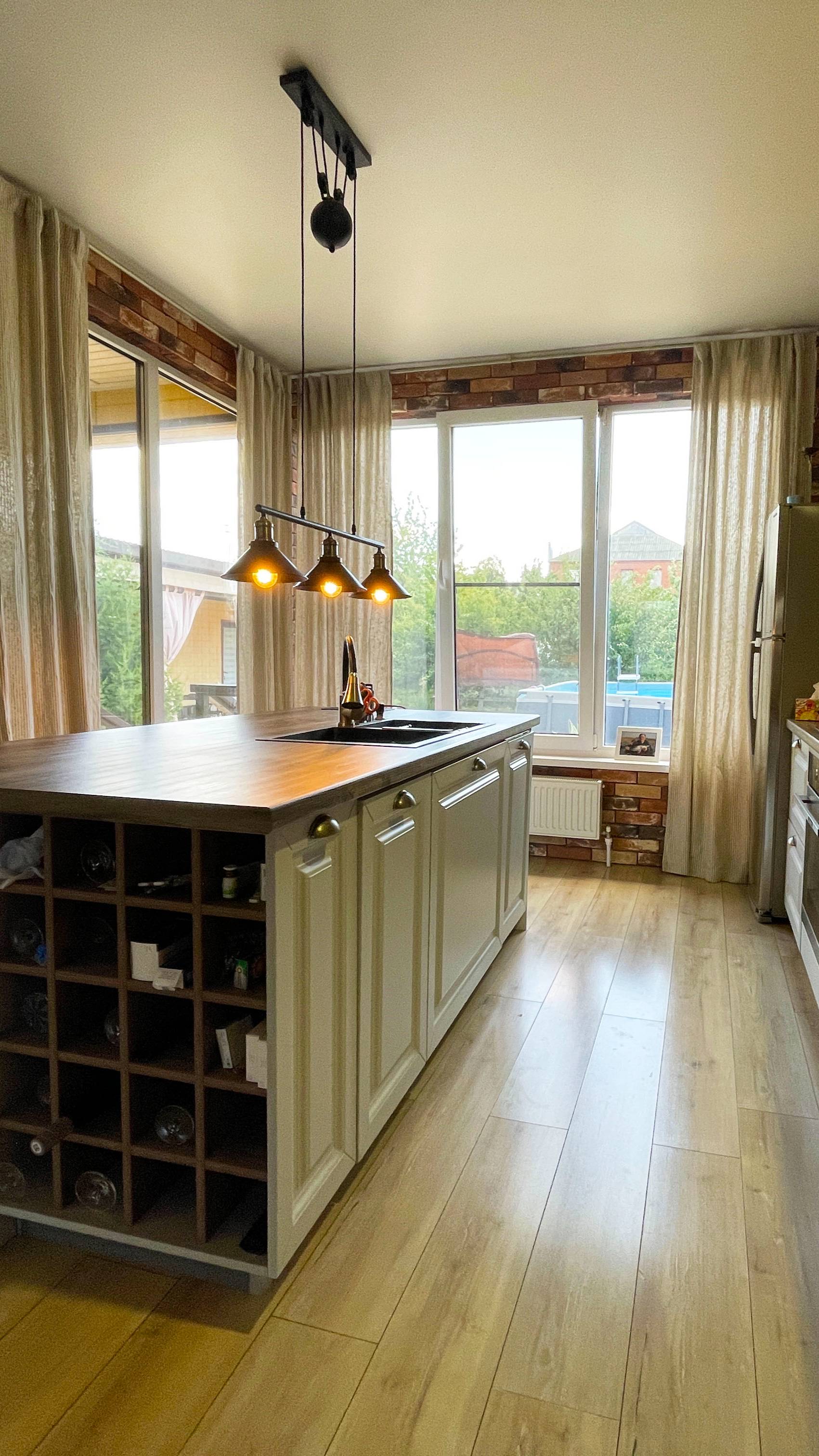 Дом 130м2 в Анапе с гостевыми домиками