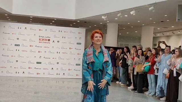 Актриса Оксана Сташенко на модном показе «ДушеГрея» коллекции «Золотой Петушок»