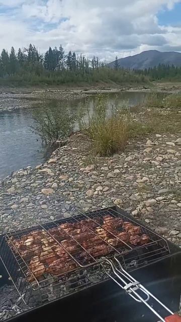 Среда - день тяжелый, если еще и шашлыки без водки...
Сусуман. Колыма. Магаданская область