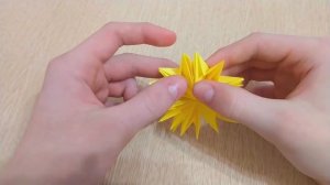 Простые Бумажные цветы. Оригами поделки