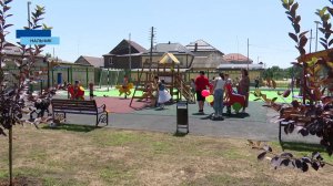 В Нальчике возле ведомственного дома УФСИН на улице Крылова обустроили детскую площадку
