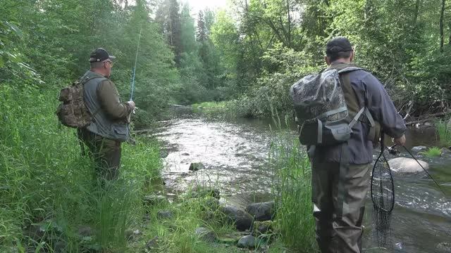 Ловим хариуса на таёжной реке #6