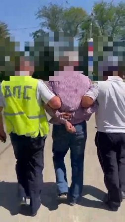 Водитель без документов на авто без номеров за многочисленные нарушения задержан в Армавире