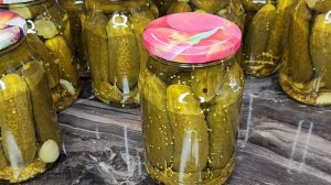 ПРОСТО ЗАЛИВАЮ КИПЯТКОМ. Закрываю по 50 банок и мало! Зимой огурцы не покупаю! Хрустящие ОГУРЦЫ