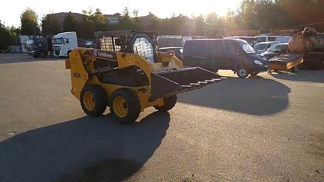 Мини-погрузчик LiuGong CLG 365A.  ООО "АиСТ", www.LiuGong43.ru