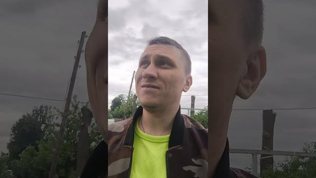 Индийский миллиардер умер, проглотив пчелу во время игры в поло.   Близкий друг принца Уильяма.