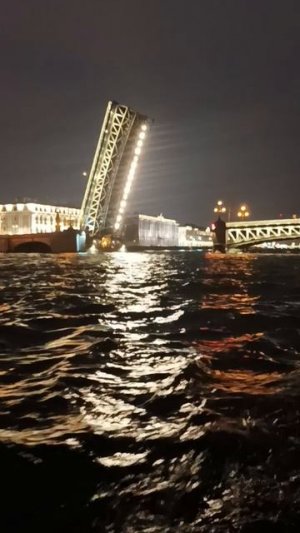 Развод мостов в Петербурге