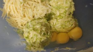 Самые вкусные оладьи из КАБАЧКОВ! С ЧЕСНОКОМ и сыром!