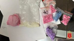 Полицейские Петербурга изъяли у задержанного иностранца килограмм наркотиков, в том числе кокаин