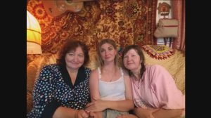 Приехали гости. Отмечаем Иван - Купала:паримся в бане, купаемся в бассейне...Девичник.