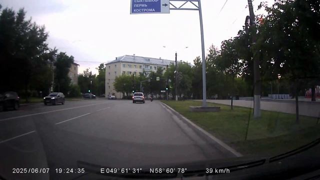 За полчаса 4 нарушителя ПДД.