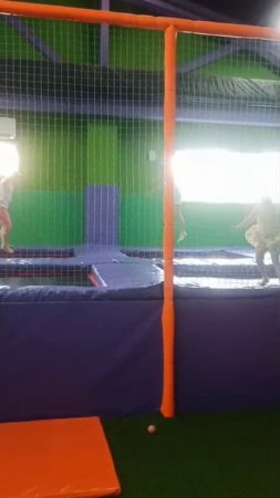 Просто я на батутах