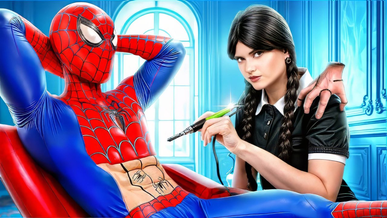 Тату салон Уэнсдей Аддамс и Барби для супергероев! Хороший vs плохой тату-мастер!