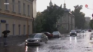 Ливни, град и штормовой ветер: Центральная Россия приходит в себя / События на ТВЦ
